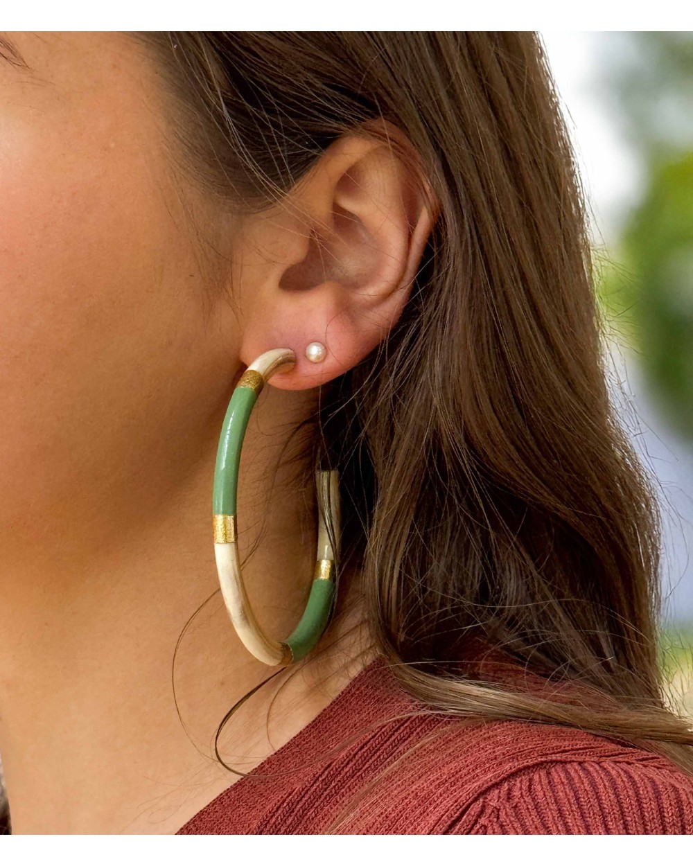 Créoles en corne vert et feuilles d'or - Paloma Bijoux